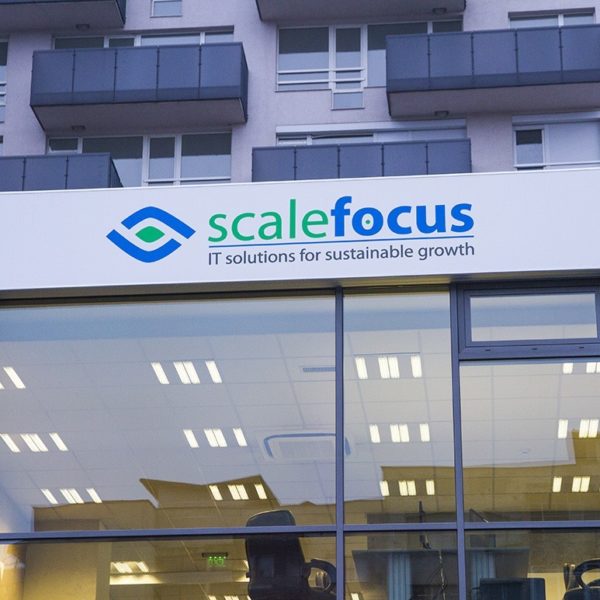 ScaleFocus офис | С винил | Табели | Медия Дизайн