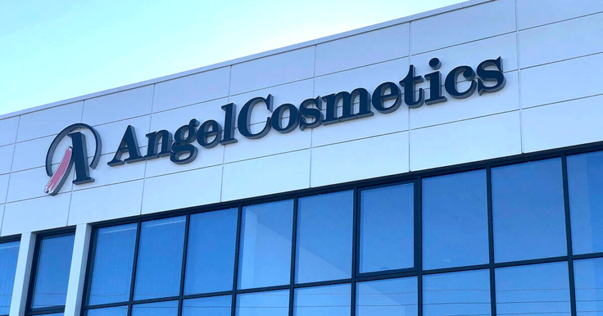 Светещи обемни букви и лого за фасадата на Angel Cosmetics