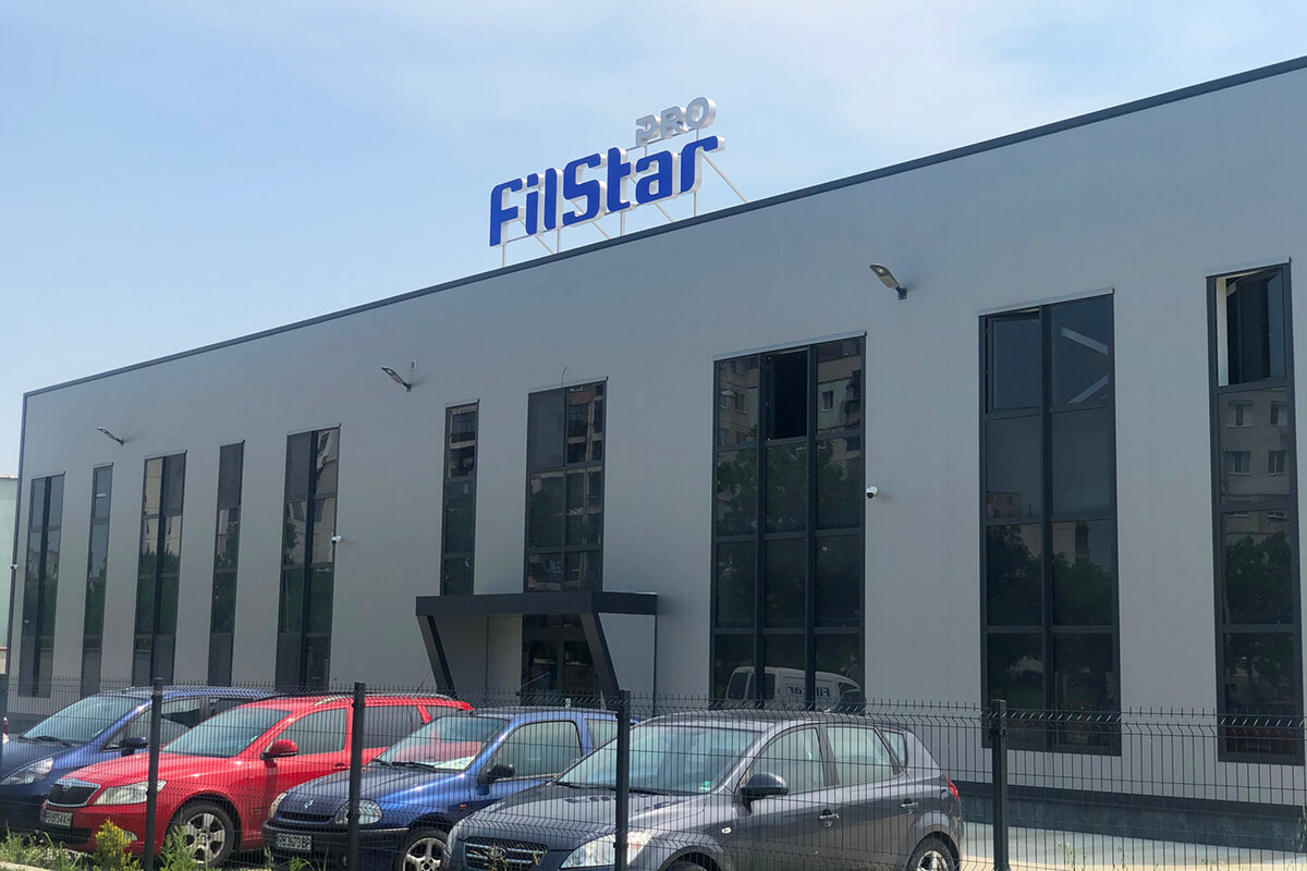 Channel letters with plexiglass face and aluminum pages FilStar Pro