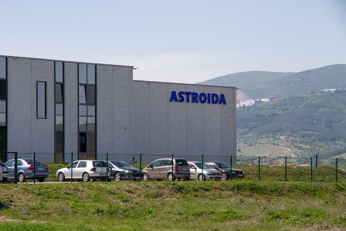 Светещи обемни букви със страници от Алурапид - Astroida