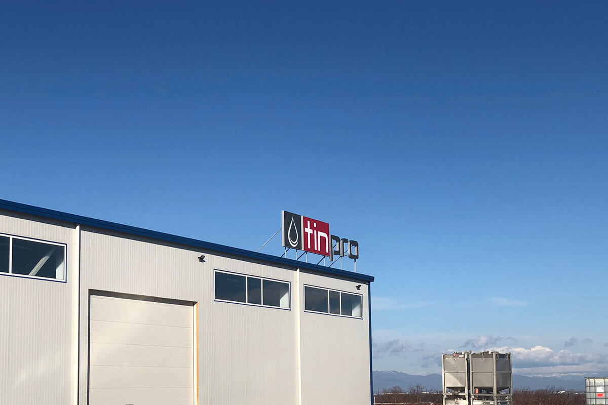 Illuminated channel letters for TinPro