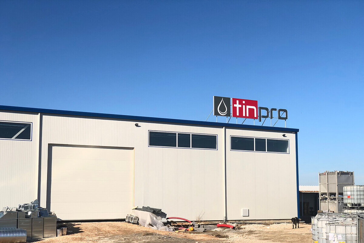 Illuminated channel letters for TinPro