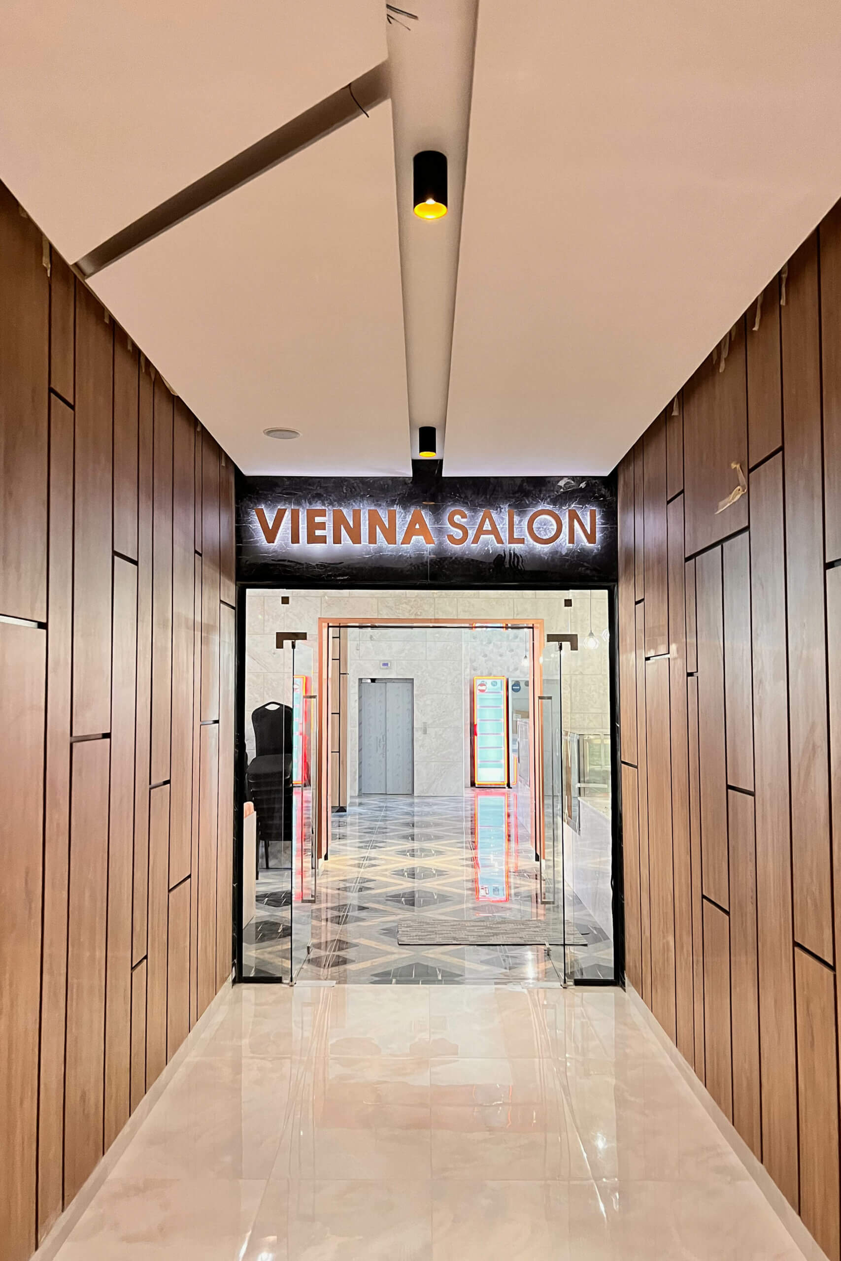 Illuminated copper channel letters for SPA Hotel Sante, Velingrad