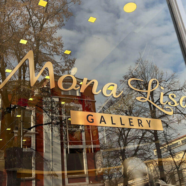 Sophisticated metallized ABS embossed letters for fashion store