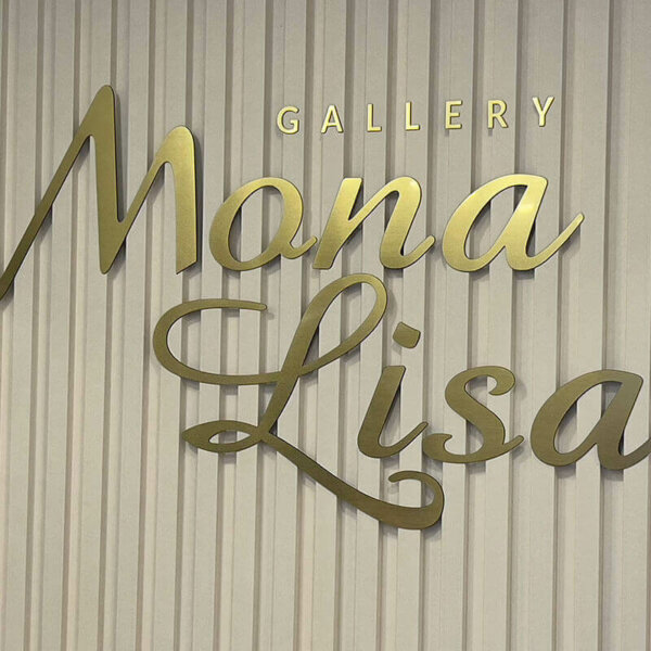 Sophisticated metallized ABS embossed letters for fashion store